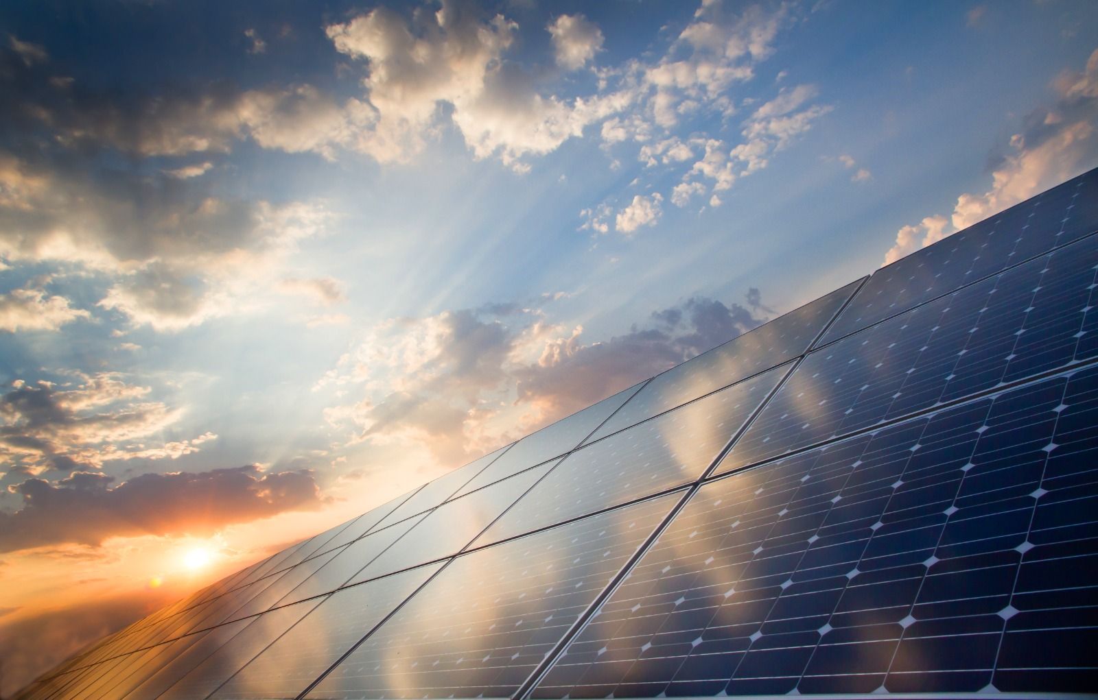 What Are Solar Panel Dimensions and Weight? | Daxler Energy